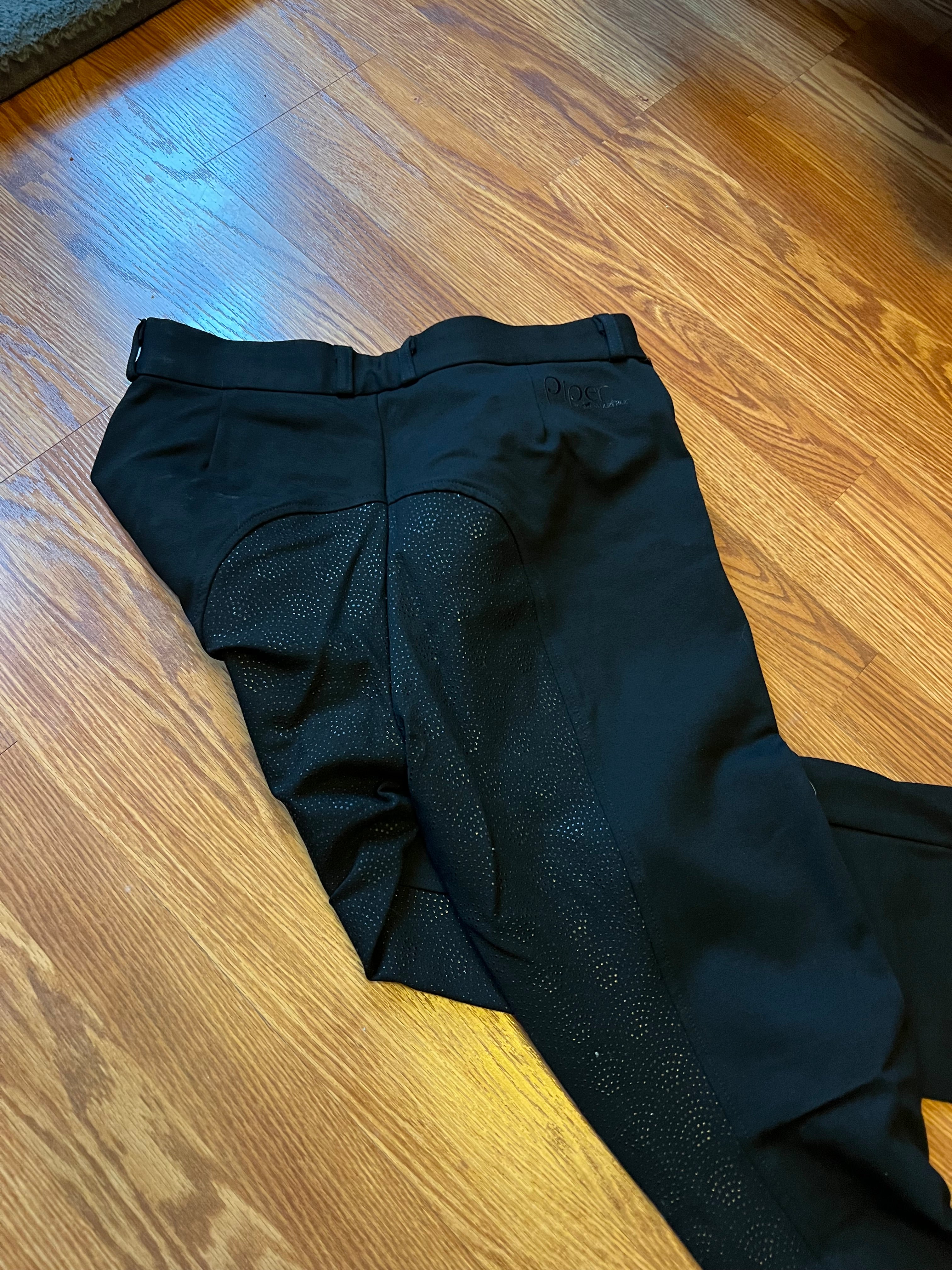 SmartPak full seat grip 34L Black boot cut – KB Tack Sales ...
